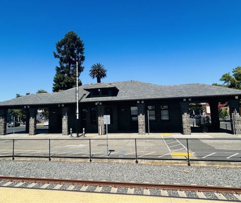 SMART TRAIN - SANTA ROSA DOWNTOWN - Updated July 2025 - 12 Photos - 7 ...