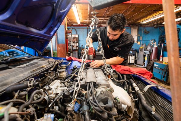 DUB’S GARAGE - Updated December 2025 - 23 Photos & 51 Reviews - 5973 La ...