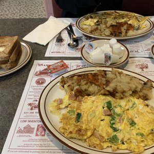 MILL HOUSE INN - 12 Photos & 58 Reviews - 284 Mill Rd, Yaphank, New ...