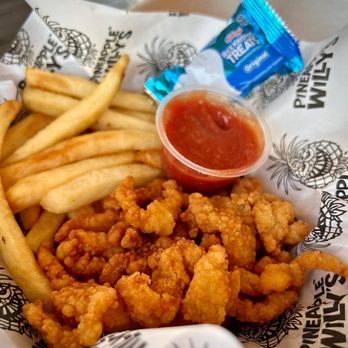 PINEAPPLE WILLY’S - Updated May 2025 - 1143 Photos & 1765 Reviews ...