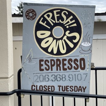 FAMILY DONUT SHOP - Updated December 2025 - 298 Photos & 364 Reviews ...