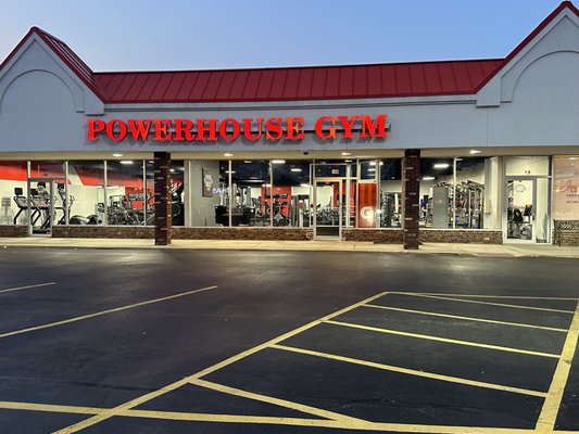 POWERHOUSE GYM - Updated December 2025 - 13 Photos & 15 Reviews - 140 W ...