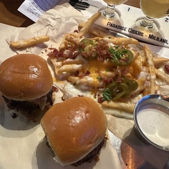 HI SLIDERS - Updated January 2025 - 209 Photos & 100 Reviews - 95-221 ...