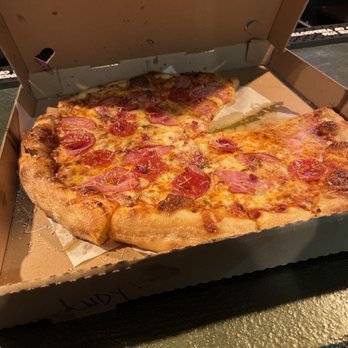 GINO’S PIZZA - Updated December 2024 - 45 Photos & 56 Reviews - 4624 SW ...