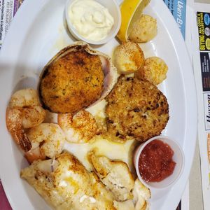 RIVERWALCK SALOON - Updated September 2025 - 164 Photos & 236 Reviews ...