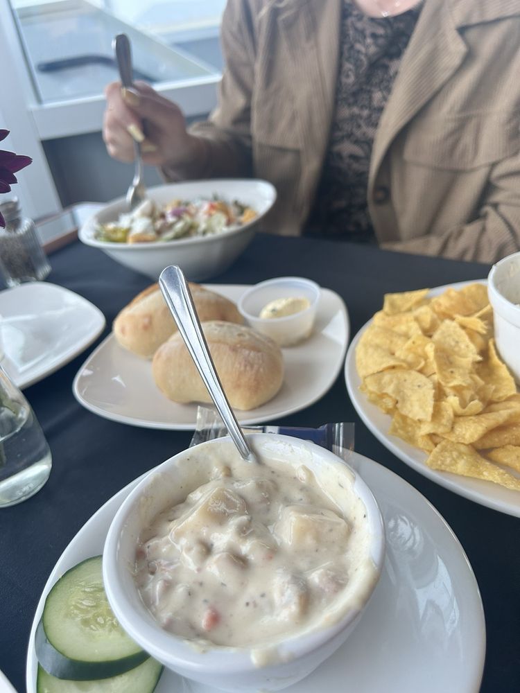 THE JET HOUSE - Updated October 2025 - 3000 Airport Way, Klamath Falls ...