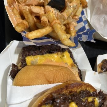 BURGER BODEGA - Updated May 2025 - 902 Photos & 492 Reviews - 4520 ...