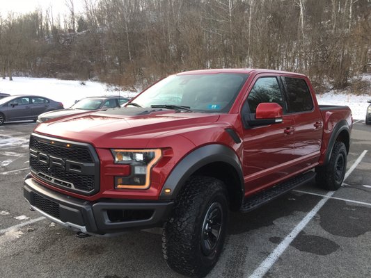 CHENOWETH FORD - Updated November 2024 - 15 Reviews - 1564 E Pike St ...