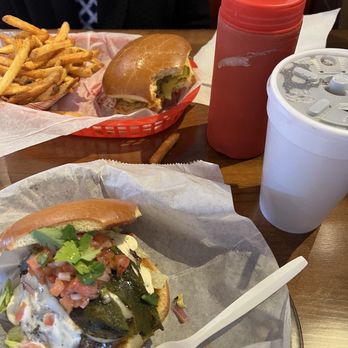 PARADISE VALLEY BURGER - Updated April 2025 - 190 Photos & 152 Reviews ...