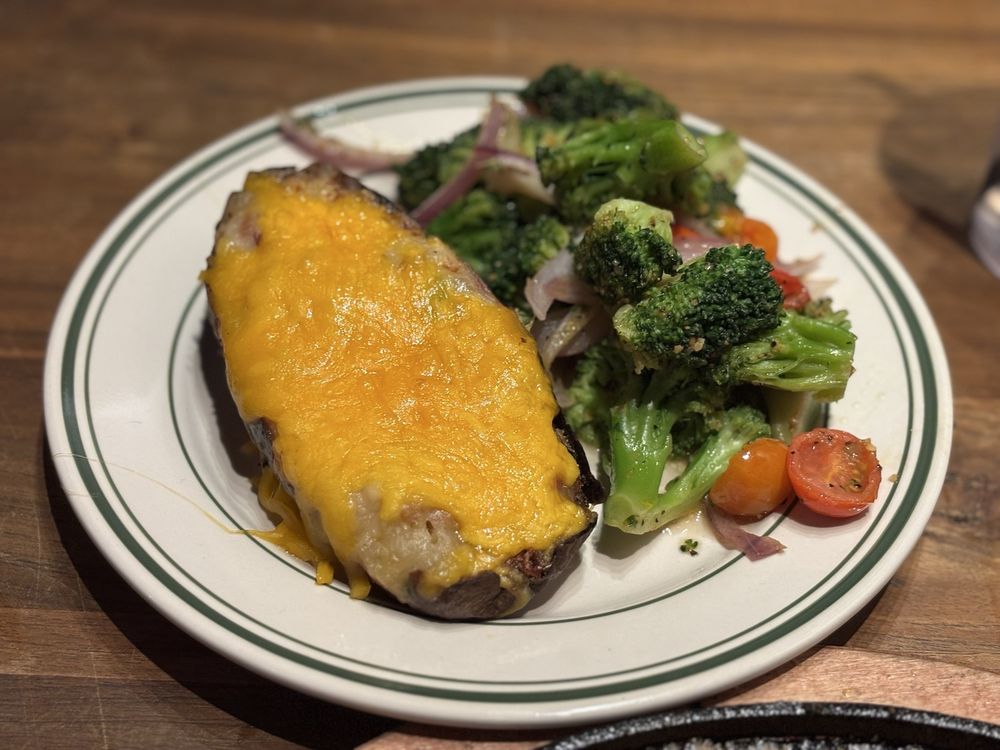 ZEE ZEE’S - Updated August 2025 - 72 Photos & 30 Reviews - 2943 Perkins ...