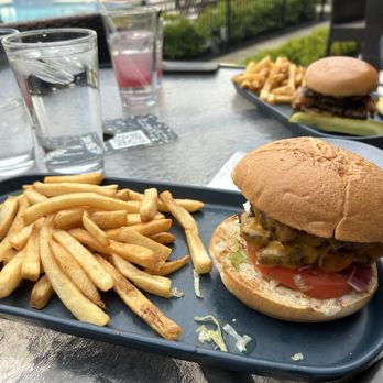 THE GOAT HILLIARD - Updated July 2025 - 195 Photos & 191 Reviews - 4265 ...