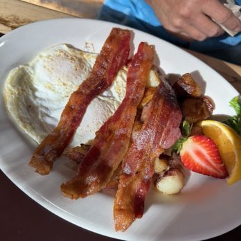 SIMPLE SIMON’S BAKERY & BISTRO - Updated December 2025 - 1417 Photos ...