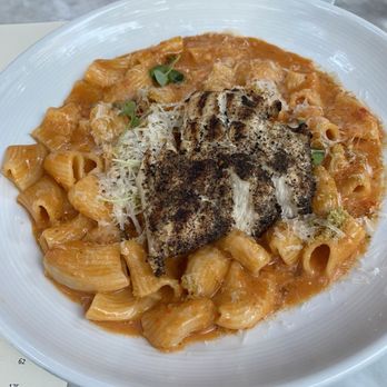 YSABEL - Updated July 2024 - 2321 Photos & 1729 Reviews - 945 N Fairfax ...