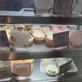 THE FLYING CUPCAKE - Updated October 2025 - 178 Photos & 228 Reviews ...
