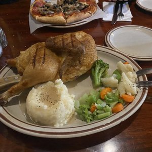 ZIG ZAG INN - 142 Photos & 168 Reviews - 70162 E Hwy 26, Welches ...