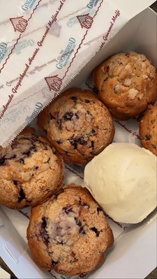 THE GINGERBREAD CONSTRUCTION - Updated June 2024 - 78 Photos & 138 ...