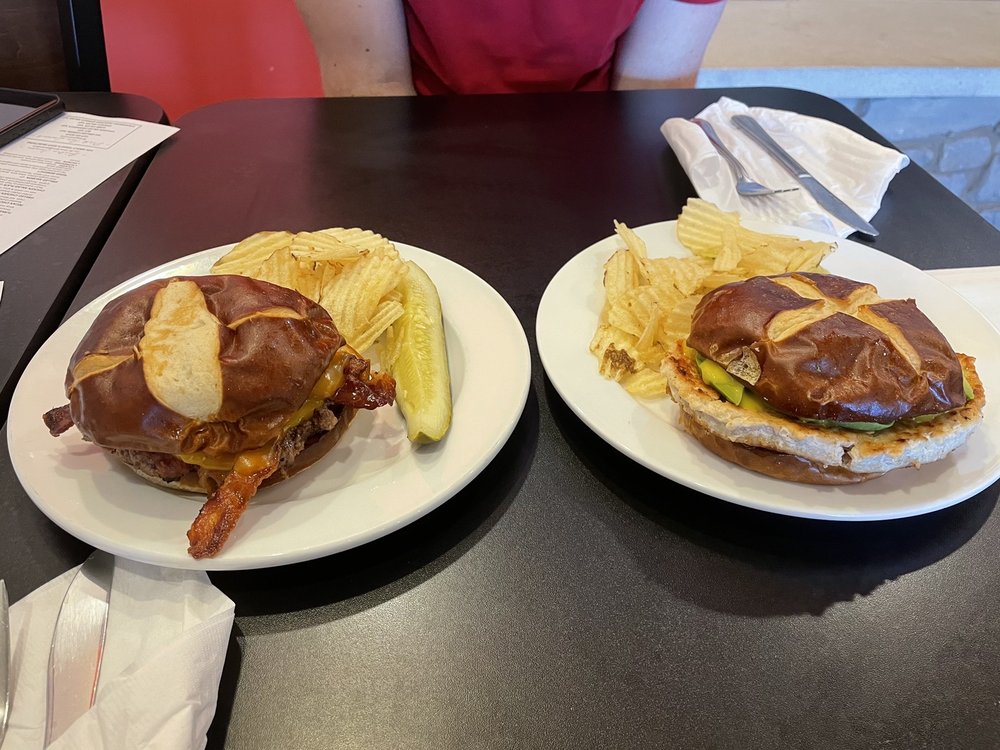 BISTRO 163 - Updated June 2024 - 38 Photos & 52 Reviews - 1848 E Perry ...