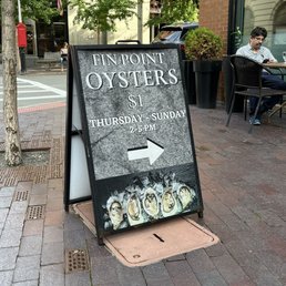 FIN POINT OYSTER BAR & GRILL - Updated July 2025 - 816 Photos & 596 ...