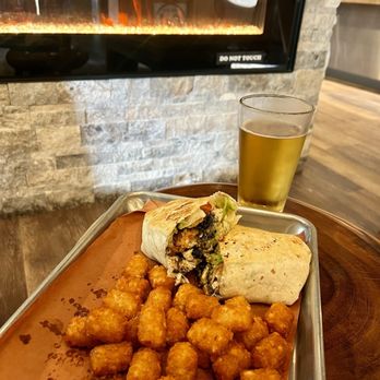 SPLIT RAIL EATS - Updated September 2024 - 153 Photos & 196 Reviews ...