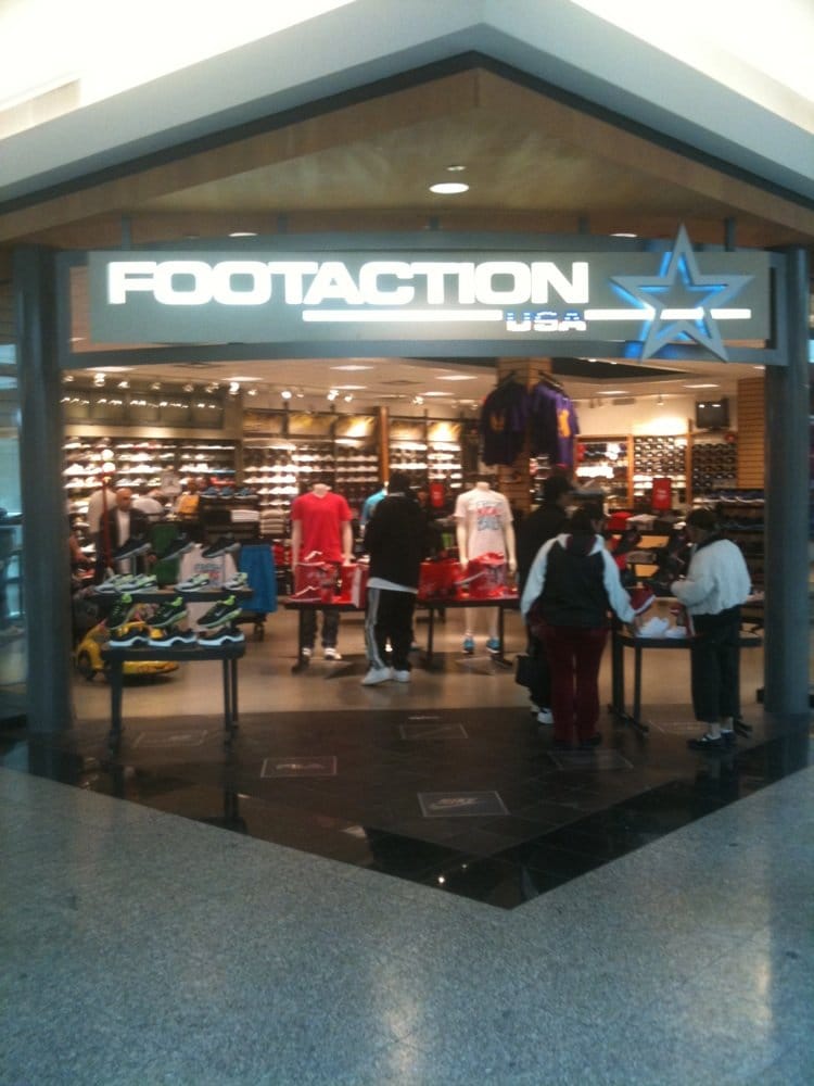 FOOTACTION USA - Updated April 2025 - 9301 Tampa Ave Ofc, Northridge ...