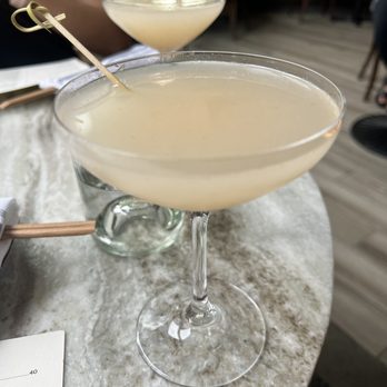 TUNA BAR - Updated August 2024 - 644 Photos & 326 Reviews - 205 Race St ...