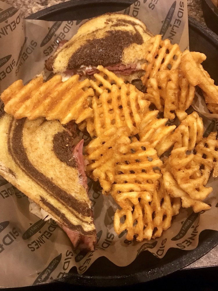 SIDELINES SPORTS EATERY & PUB - TOLEDO - 22 Photos & 37 Reviews - 5806 ...