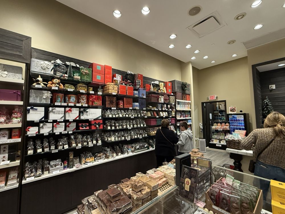 CHOCOLUX - Updated June 2026 - 12 Photos - 1 Mohegan Sun Blvd ...