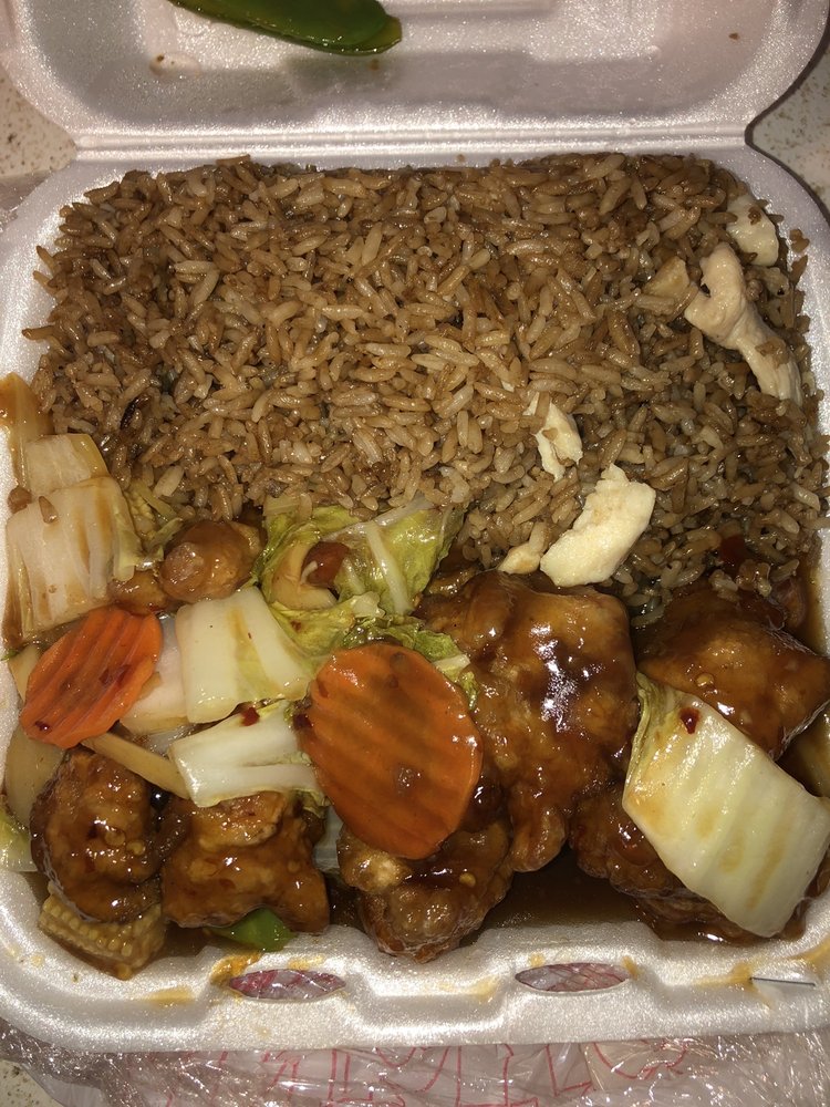 NEW MOON RESTAURANT - 30 Photos & 57 Reviews - 16840 21 Mile Rd, Macomb ...