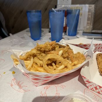 CAPT LOUI - Updated August 2024 - 36 Photos & 32 Reviews - 4070 State ...