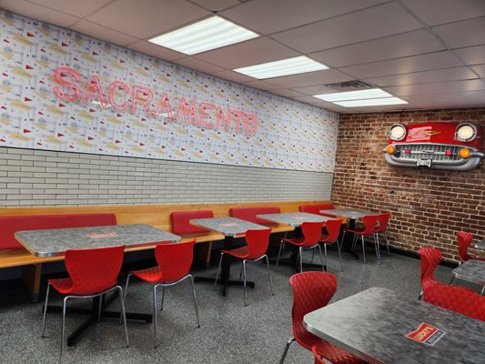 LUCKY’S DRIVE-IN - Updated December 2024 - 107 Photos & 40 Reviews ...