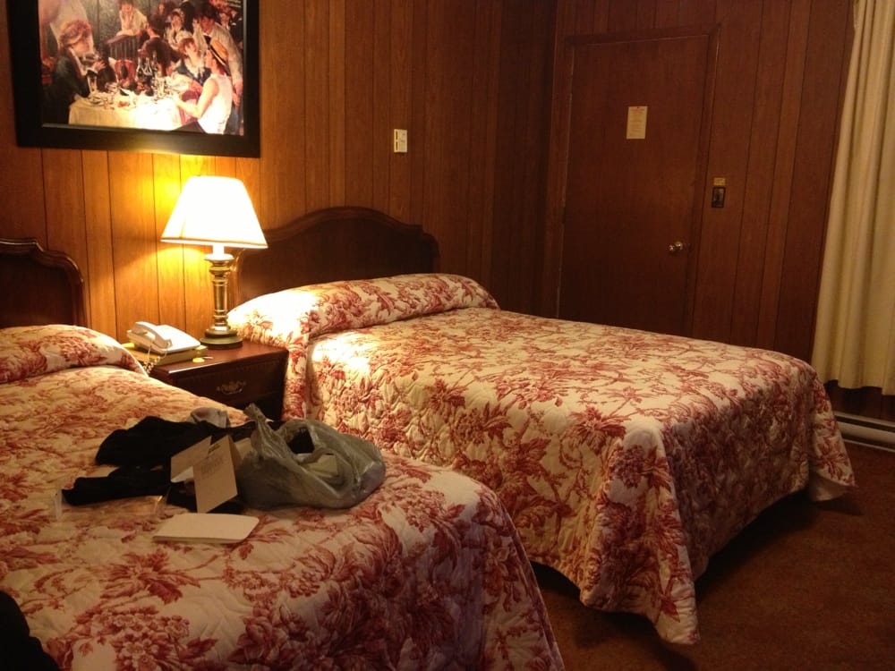 TWIN OAKS MOTEL - Updated January 2025 - 3511 Concession Road 4, Orono ...