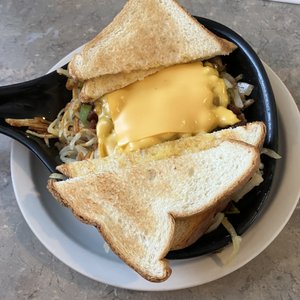 CHATTERS BAR AND GRILL - Updated February 2025 - 109 Main St, Kewaskum ...