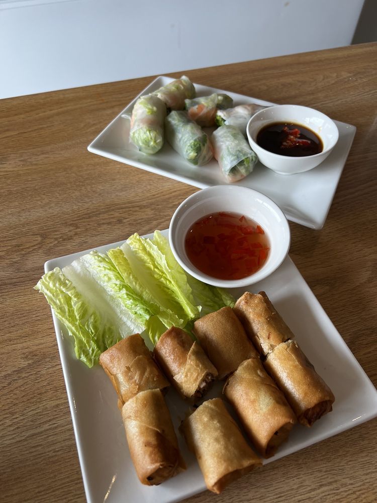 PHO REAL - Updated July 2025 - 48 Photos & 69 Reviews - 812 W Fort St ...