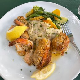 COOPERAGE INN - 346 Photos & 337 Reviews - 2218 Sound Ave, Baiting ...