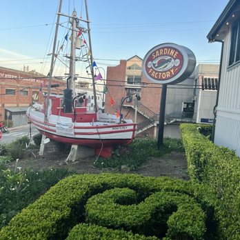 THE SARDINE FACTORY - Updated April 2025 - 2702 Photos & 1861 Reviews ...