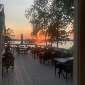 POINT BREEZE - Updated December 2025 - 148 Photos & 233 Reviews - 114 ...