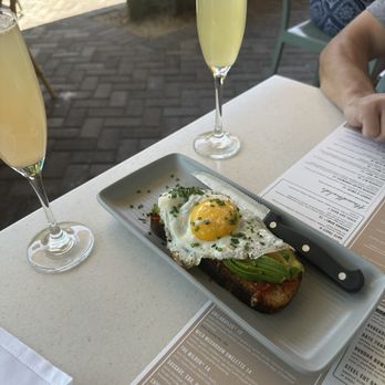 THE ELEANOR - Updated August 2024 - 276 Photos & 227 Reviews - 3207 N ...