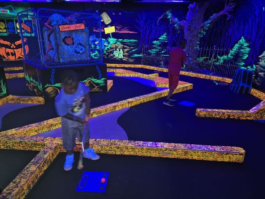 MONSTER MINI GOLF - Updated December 2025 - 95 Photos & 81 Reviews ...