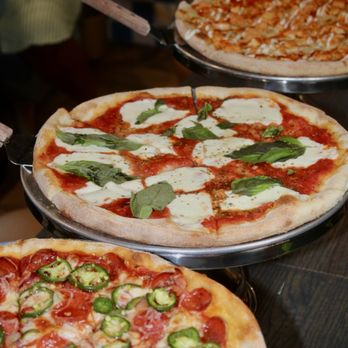 LIMONCELLO PIZZERIA - Updated December 2024 - 61 Photos & 28 Reviews ...