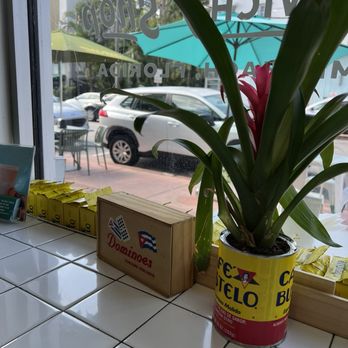 CUBATÓN SANDWICH SHOP - Updated January 2025 - 139 Photos & 92 Reviews ...