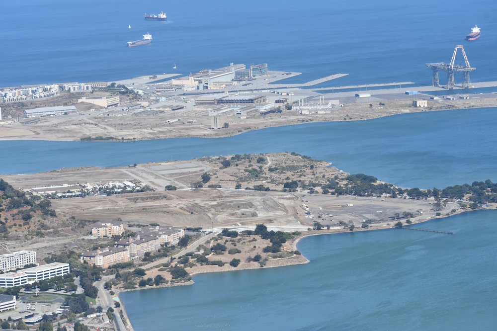HUNTERS POINT CRANE GANTRY - Hunters Point, San Francisco, California ...
