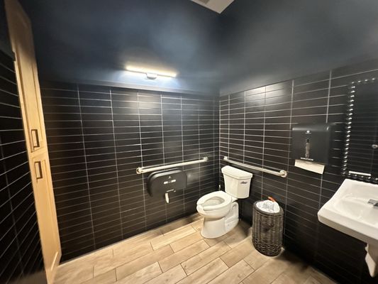 THREE ROSES TAVERN - Updated January 2026 - 50 Photos & 42 Reviews ...