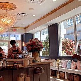 LITTLE HEN - HOUSTON - Updated July 2025 - 1311 Photos & 450 Reviews ...