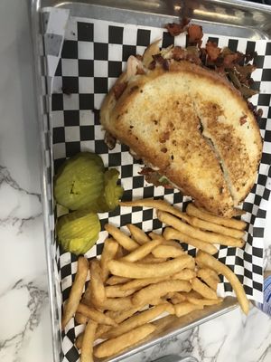 TWISTED GRIDDLE - Updated June 2024 - 36 Photos & 18 Reviews - 757 ...