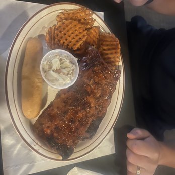 SAYNER PUB - Updated December 2025 - 87 Photos & 89 Reviews - 310 Main ...