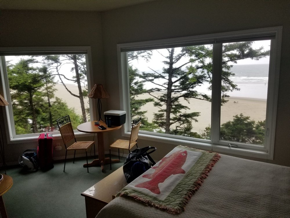 TYEE LODGE BED & BREAKFAST TEMP - Updated June 2024 - 43 Photos & 22 ...