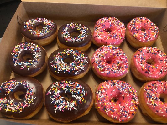 DANNY’S DONUT - 40 Photos & 64 Reviews - Donuts - 9524 W Camelback Rd ...