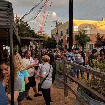 SCOOT INN - Updated September 2024 - 136 Photos & 171 Reviews - 1308 E ...