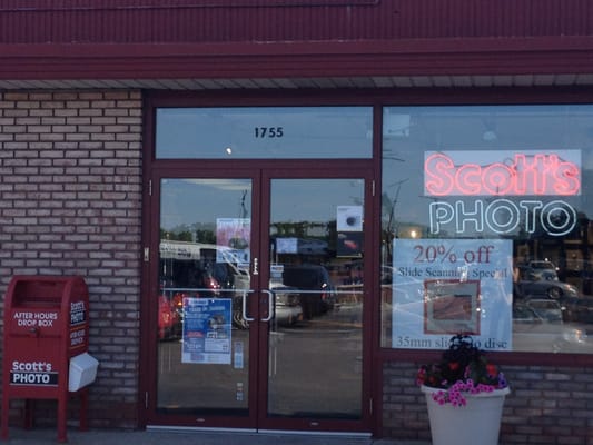SCOTT’S PHOTO - Updated October 2025 - 10 Reviews - 1755 E Ave ...