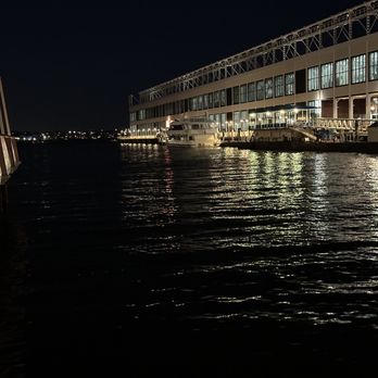 SAVR - Updated June 2025 - 290 Photos & 144 Reviews - 150 Seaport Blvd ...